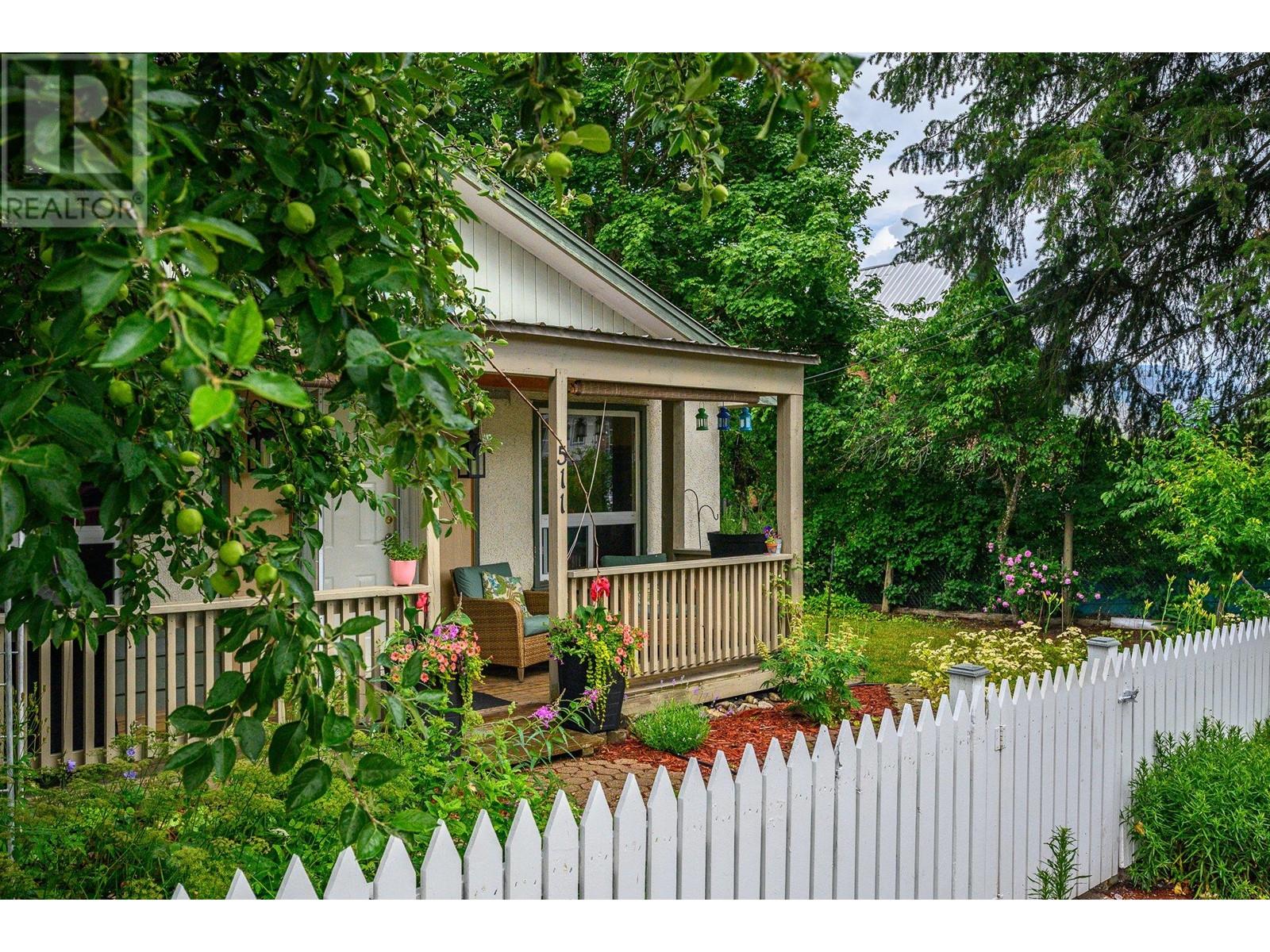 511 Regent Avenue, Enderby, British Columbia V0E1V0 For Sale | HouseSigma