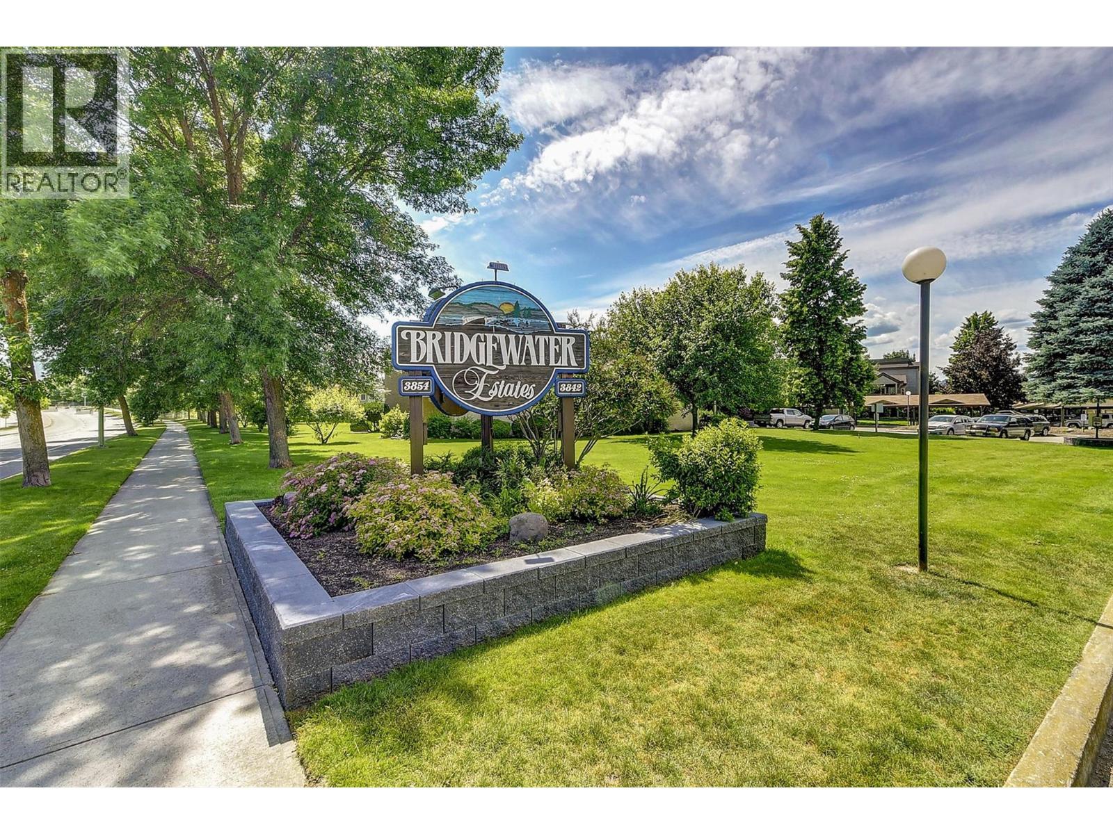313 - 3842 Gordon Drive, Kelowna, British Columbia V1W3G5 For Sale ...